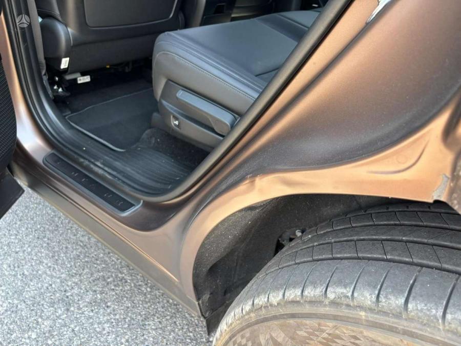 Pelēks Hyundai Santa Fe 2025 Šauļi, ar dzinēja tilpumu 1.60 L un nobraukumu 25 tūkst. km par 31500 €, foto 10 vietnē AUTOMOTO.COM.LV
