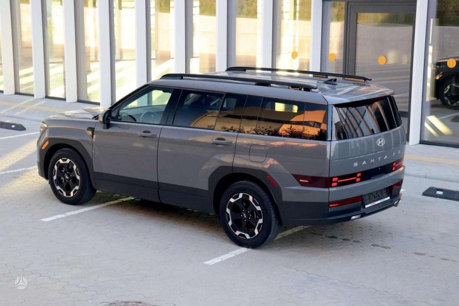 Pelēks Hyundai Santa Fe 2025 Viļņa, ar dzinēja tilpumu 2.50 L un nobraukumu 33 tūkst. km par 34999 €, foto 4 vietnē AUTOMOTO.COM.LV