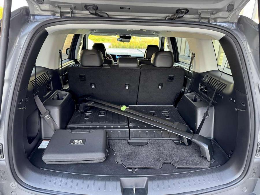 Pelēks Hyundai Santa Fe 2025 Viļņa, ar dzinēja tilpumu 2.50 L un nobraukumu 33 tūkst. km par 34999 €, foto 29 vietnē AUTOMOTO.COM.LV