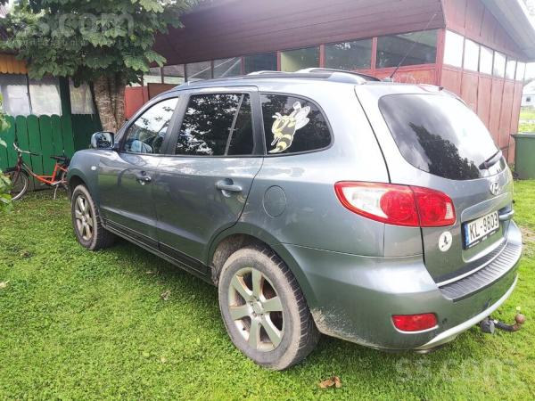 Pelēks Hyundai Santa Fe 2006 Rēzekne, ar dzinēja tilpumu 2.20 L un nobraukumu 350 tūkst. km par 3000 €, foto 5 vietnē AUTOMOTO.COM.LV