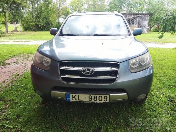 Pelēks Hyundai Santa Fe 2006 Rēzekne, ar dzinēja tilpumu 2.20 L un nobraukumu 350 tūkst. km par 3000 €, foto 7 vietnē AUTOMOTO.COM.LV