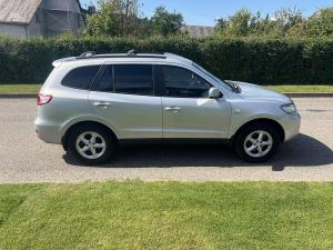 Grey Hyundai Santa Fe 2008 in Vilnius, with an engine capacity of 2.19 L and mileage of 354 thousand km for 2500 €, photo 5 on AUTOMOTO.COM.LV
