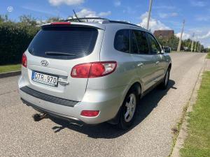Grey Hyundai Santa Fe 2008 in Vilnius, with an engine capacity of 2.19 L and mileage of 354 thousand km for 2500 €, photo 6 on AUTOMOTO.COM.LV