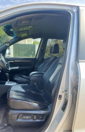 Grey Hyundai Santa Fe 2008 in Vilnius, with an engine capacity of 2.19 L and mileage of 354 thousand km for 2500 €, photo 13 on AUTOMOTO.COM.LV