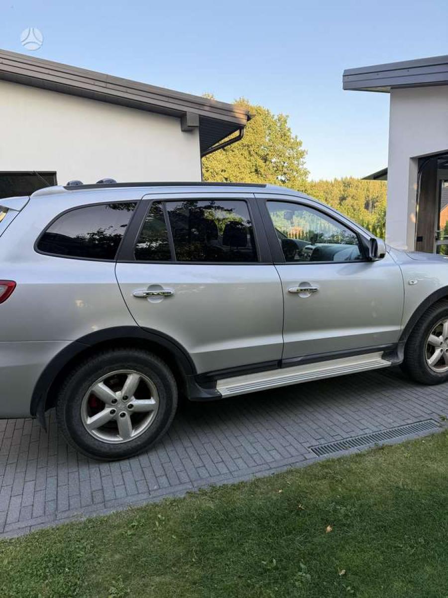 Pelēks Hyundai Santa Fe 2008 Plungė, ar dzinēja tilpumu 2.19 L un nobraukumu 248 tūkst. km par 2500 €, foto 7 vietnē AUTOMOTO.COM.LV