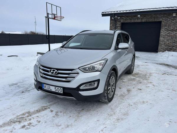 Pelēks Hyundai Santa Fe 2015 Kretinga, ar dzinēja tilpumu 2.00 L un nobraukumu 204 tūkst. km par 12650 €, foto 2 vietnē AUTOMOTO.COM.LV