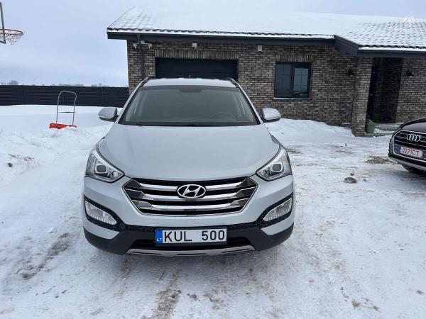 Pelēks Hyundai Santa Fe 2015 Kretinga, ar dzinēja tilpumu 2.00 L un nobraukumu 204 tūkst. km par 12650 €, foto 3 vietnē AUTOMOTO.COM.LV