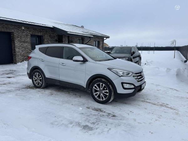 Pelēks Hyundai Santa Fe 2015 Kretinga, ar dzinēja tilpumu 2.00 L un nobraukumu 204 tūkst. km par 12650 €, foto 4 vietnē AUTOMOTO.COM.LV
