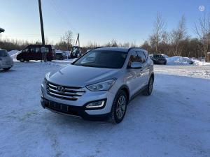 Grey Hyundai Santa Fe 2015 in Kretinga, with an engine capacity of 2.00 L and mileage of 204 thousand km for 12650 €, photo 2 on AUTOMOTO.COM.LV