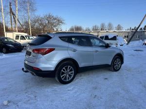 Grey Hyundai Santa Fe 2015 in Kretinga, with an engine capacity of 2.00 L and mileage of 204 thousand km for 12650 €, photo 6 on AUTOMOTO.COM.LV