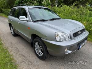 Grey Hyundai Santa Fe 2001 in Rakvere, with an engine capacity of 2.40 L and mileage of 223 thousand km for 1199 €, photo 3 on AUTOMOTO.COM.LV