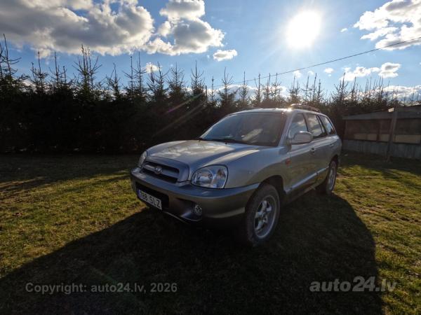 Grey Hyundai Santa Fe 2005 in Tallinn, with an engine capacity of 2.00 L and mileage of 214 thousand km for 2999 €, photo 1 on AUTOMOTO.COM.LV