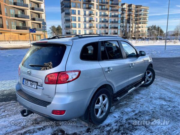 Grey Hyundai Santa Fe 2006 in Tallinn, with an engine capacity of 2.20 L and mileage of 221 thousand km for 4499 €, photo 2 on AUTOMOTO.COM.LV