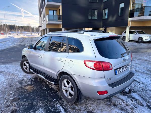 Grey Hyundai Santa Fe 2006 in Tallinn, with an engine capacity of 2.20 L and mileage of 221 thousand km for 4499 €, photo 3 on AUTOMOTO.COM.LV