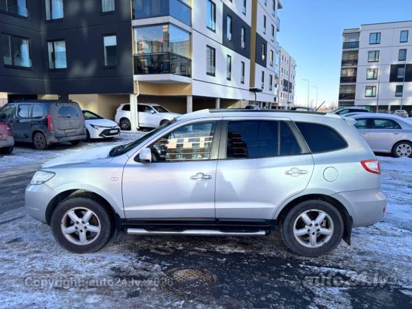 Grey Hyundai Santa Fe 2006 in Tallinn, with an engine capacity of 2.20 L and mileage of 221 thousand km for 4499 €, photo 6 on AUTOMOTO.COM.LV