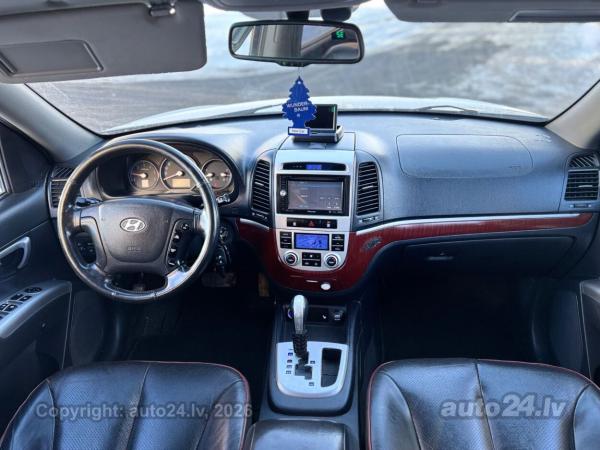 Pelēks Hyundai Santa Fe 2006 Tallina, ar dzinēja tilpumu 2.20 L un nobraukumu 221 tūkst. km par 4499 €, foto 11 vietnē AUTOMOTO.COM.LV