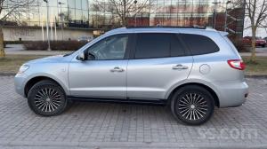 Pelēks Hyundai Santa Fe 2006 Rēzekne, ar dzinēja tilpumu 2.20 L un nobraukumu 305 tūkst. km par 2300 €, foto 4 vietnē AUTOMOTO.COM.LV
