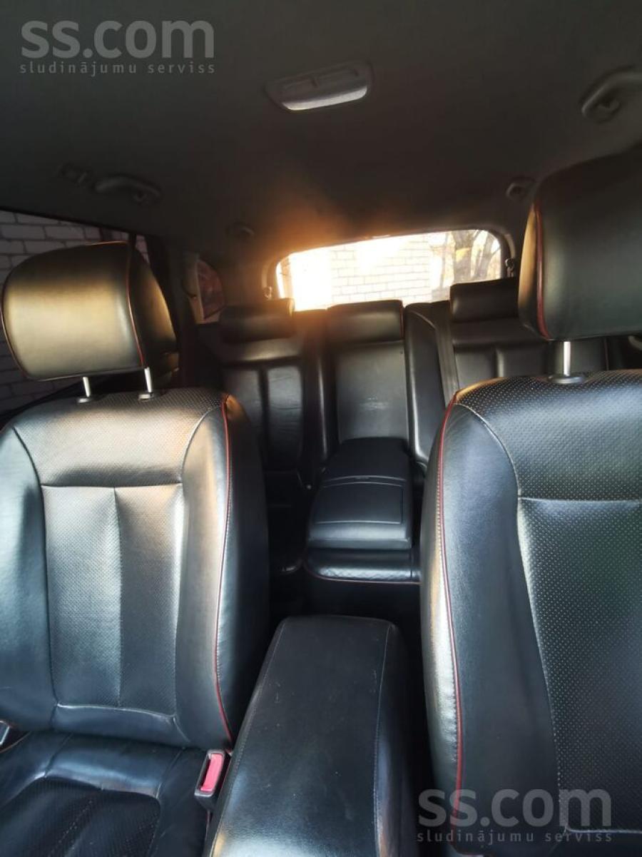 Pelēks Hyundai Santa Fe 2006 Rēzekne, ar dzinēja tilpumu 2.20 L un nobraukumu 305 tūkst. km par 2300 €, foto 7 vietnē AUTOMOTO.COM.LV