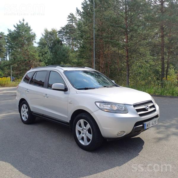 Pelēks Hyundai Santa Fe 2007 Rīga, ar dzinēja tilpumu 2.20 L un nobraukumu 250 tūkst. km par 4000 €, foto 1 vietnē AUTOMOTO.COM.LV