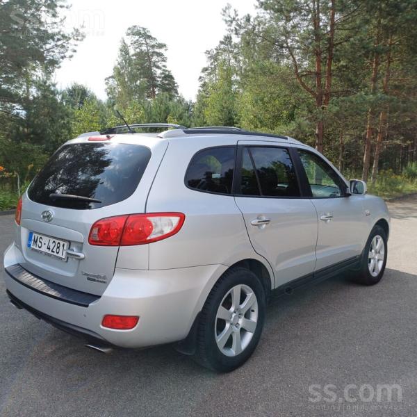 Pelēks Hyundai Santa Fe 2007 Rīga, ar dzinēja tilpumu 2.20 L un nobraukumu 250 tūkst. km par 4000 €, foto 6 vietnē AUTOMOTO.COM.LV