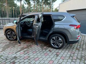 Grey Hyundai Santa Fe 2019 in Tallinn, with an engine capacity of 2.20 L and mileage of 83 thousand km for 36580 €, photo 4 on AUTOMOTO.COM.LV