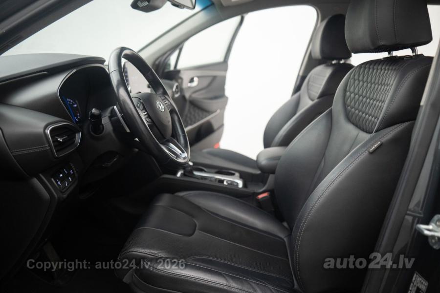 Pelēks Hyundai Santa Fe 2020 Tallina, ar dzinēja tilpumu 2.20 L un nobraukumu 105 tūkst. km par 22999 €, foto 10 vietnē AUTOMOTO.COM.LV