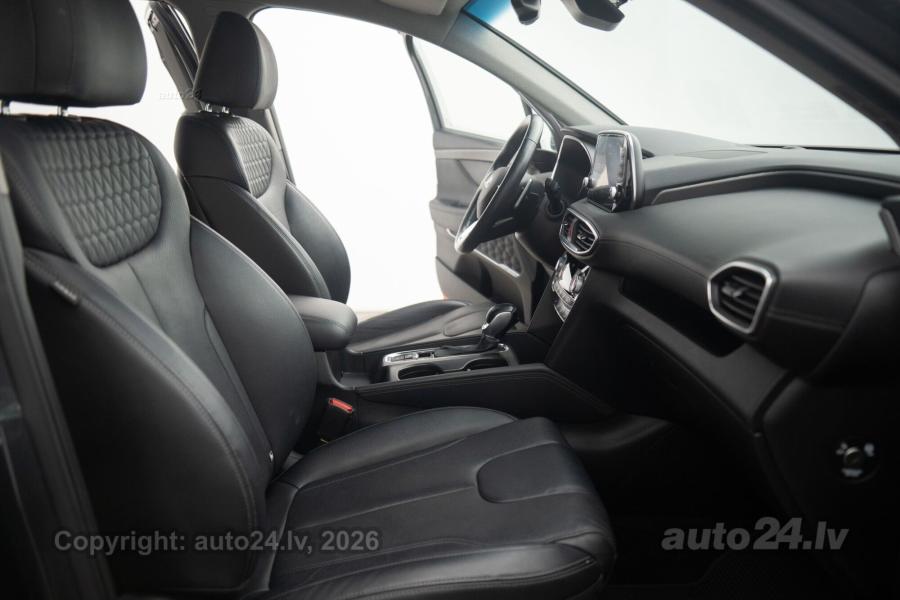 Pelēks Hyundai Santa Fe 2020 Tallina, ar dzinēja tilpumu 2.20 L un nobraukumu 105 tūkst. km par 22999 €, foto 13 vietnē AUTOMOTO.COM.LV