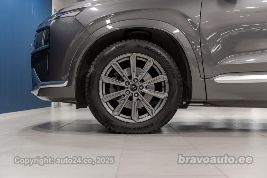 Pelēks Hyundai Santa Fe 2022 Tallina, ar dzinēja tilpumu 2.15 L un nobraukumu 31 tūkst. km par 38900 €, foto 24 vietnē AUTOMOTO.COM.LV