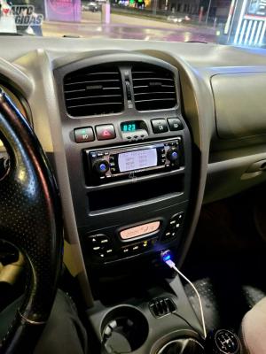 Hyundai Santa Fe 2006 in Kaunas, with an engine capacity of 2.40 L and mileage of 299 thousand km for 1500 €, photo 10 on AUTOMOTO.COM.LV