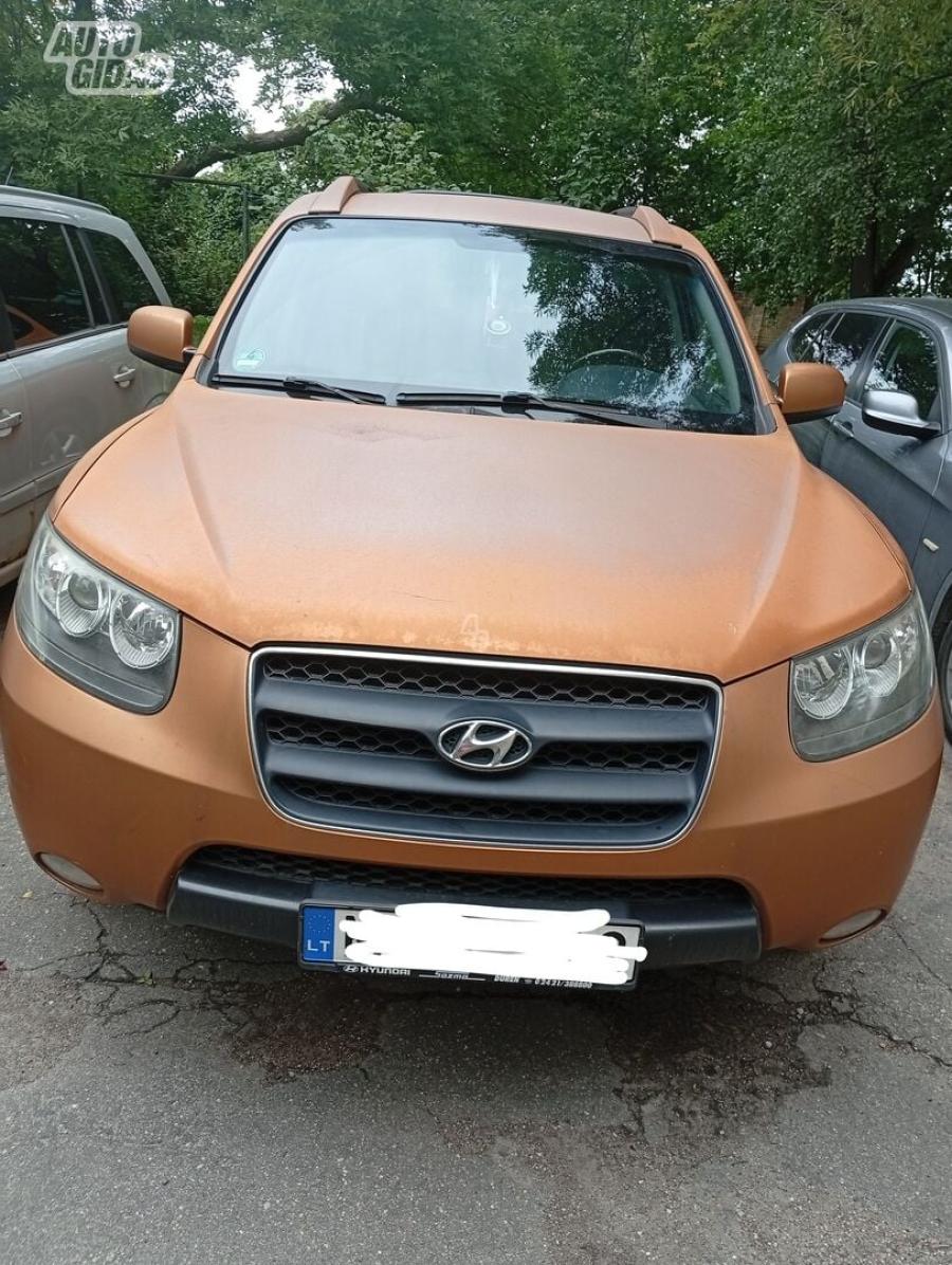Hyundai Santa Fe 2009 in Vilnius, with an engine capacity of 0.20 L and mileage of 245 thousand km for 3800 €, photo 1 on AUTOMOTO.COM.LV