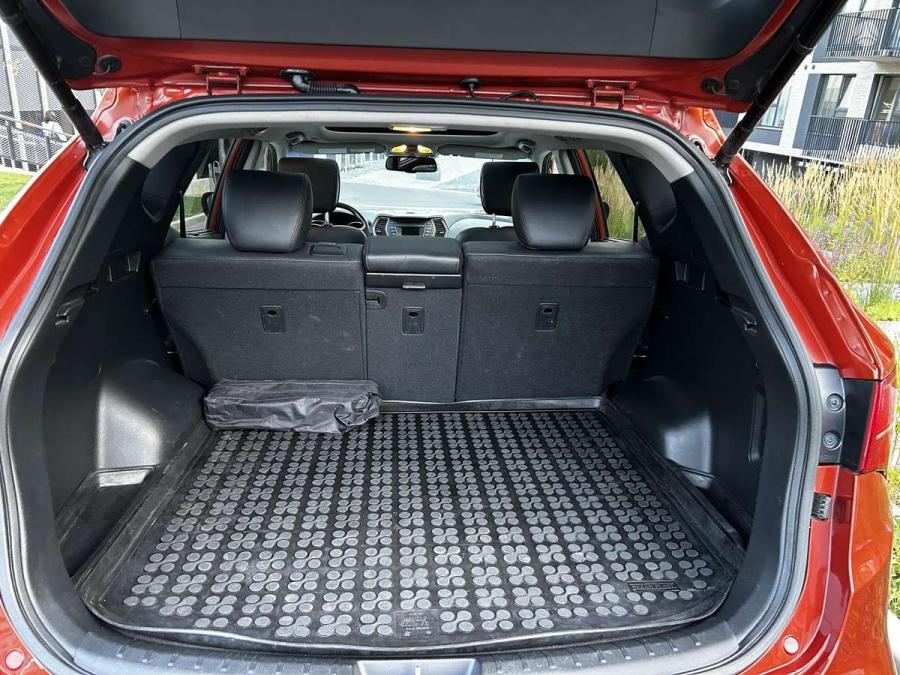 Orange Hyundai Santa Fe 2015 in Vilnius, with an engine capacity of 2.00 L and mileage of 100 thousand km for 12999 €, photo 17 on AUTOMOTO.COM.LV