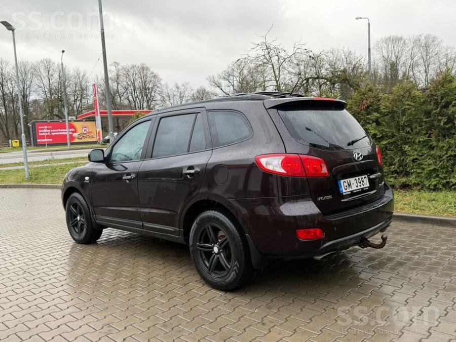 Red Hyundai Santa Fe 2007 in Riga, with an engine capacity of 2.20 L and mileage of 270 thousand km for 3300 €, photo 12 on AUTOMOTO.COM.LV