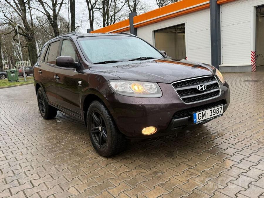 Red Hyundai Santa Fe 2007 in Riga, with an engine capacity of 2.20 L and mileage of 270 thousand km for 3300 €, photo 13 on AUTOMOTO.COM.LV