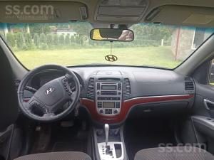 Sarkans Hyundai Santa Fe 2007 Cēsis, ar dzinēja tilpumu 2.20 L un nobraukumu 436 tūkst. km par 2700 €, foto 4 vietnē AUTOMOTO.COM.LV