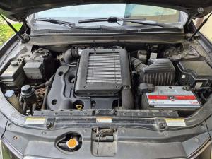 Red Hyundai Santa Fe 2007 in Panevezys, with an engine capacity of 2.19 L and mileage of 220 thousand km for 2700 €, photo 9 on AUTOMOTO.COM.LV