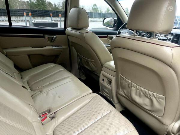 Sarkans Hyundai Santa Fe 2008 Viļņa, ar dzinēja tilpumu 2.20 L un nobraukumu 350 tūkst. km par 3000 €, foto 10 vietnē AUTOMOTO.COM.LV