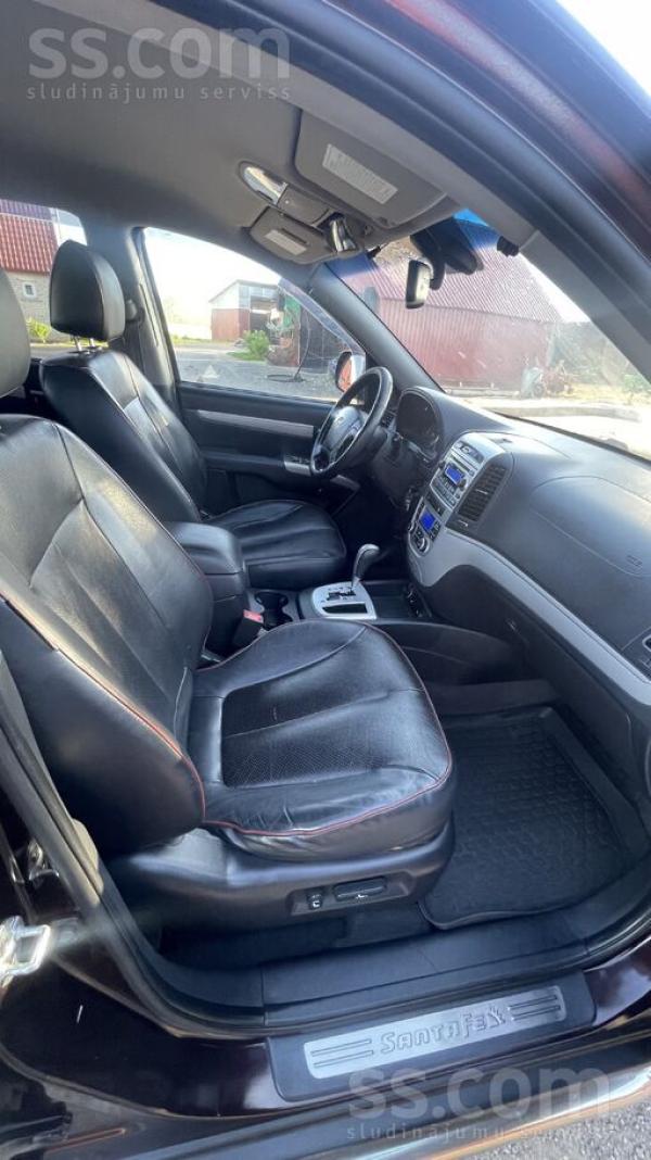 Sarkans Hyundai Santa Fe 2009 Dobele, ar dzinēja tilpumu 2.20 L un nobraukumu 295 tūkst. km par 3800 €, foto 8 vietnē AUTOMOTO.COM.LV