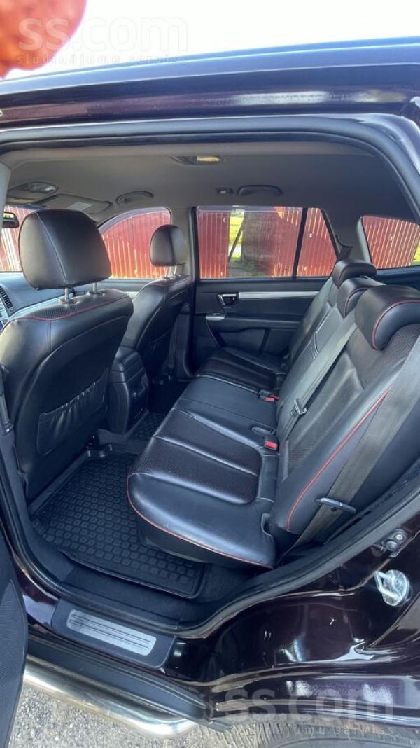 Sarkans Hyundai Santa Fe 2009 Dobele, ar dzinēja tilpumu 2.20 L un nobraukumu 295 tūkst. km par 3800 €, foto 9 vietnē AUTOMOTO.COM.LV