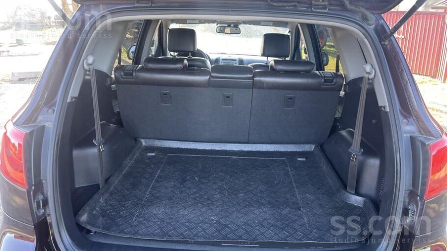 Sarkans Hyundai Santa Fe 2009 Dobele, ar dzinēja tilpumu 2.20 L un nobraukumu 295 tūkst. km par 3800 €, foto 19 vietnē AUTOMOTO.COM.LV