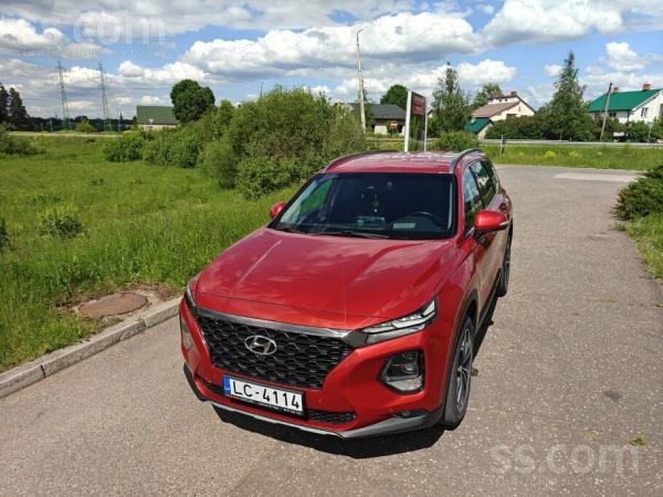 Красный Хендай Санта Фе 2018 в Даугавпилс, объемом двигателя 2.20 л и пробегом 99 тыс. км за 23000 €, фото 2 на AUTOMOTO.COM.LV