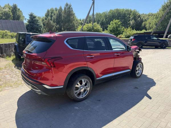 Red Hyundai Santa Fe 2021 in Radviliskis, with an engine capacity of 2.50 L and mileage of 164 thousand km for 12400 €, photo 4 on AUTOMOTO.COM.LV