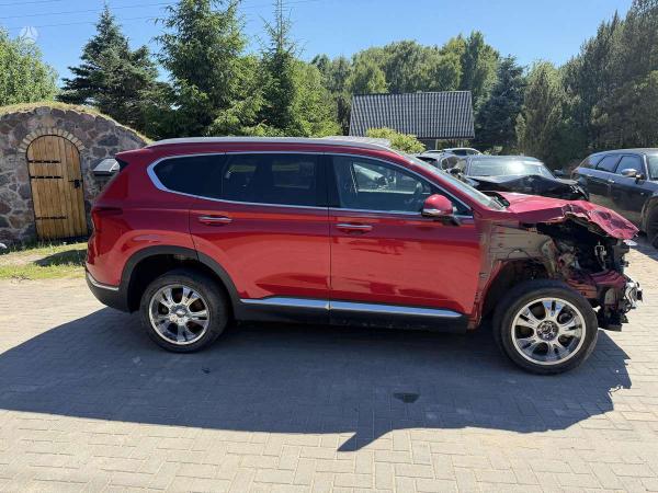Red Hyundai Santa Fe 2021 in Radviliskis, with an engine capacity of 2.50 L and mileage of 164 thousand km for 12400 €, photo 5 on AUTOMOTO.COM.LV