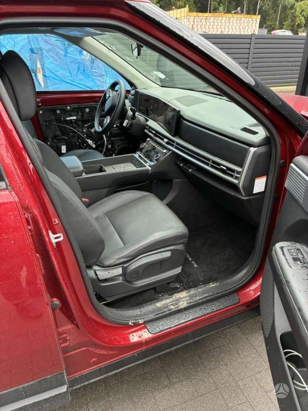 Sarkans Hyundai Santa Fe 2025 Plungė, ar dzinēja tilpumu 1.60 L un nobraukumu 7 tūkst. km par 16150 €, foto 4 vietnē AUTOMOTO.COM.LV