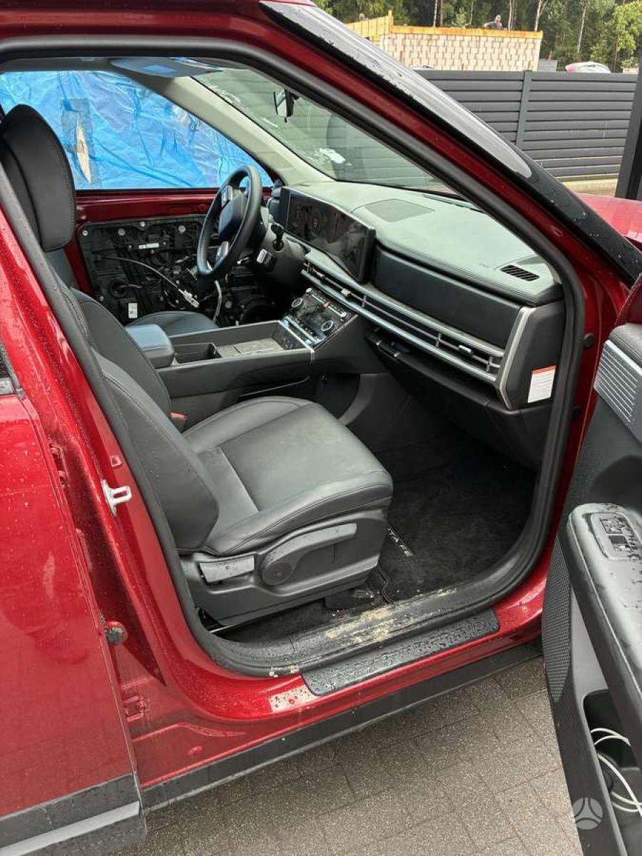 Sarkans Hyundai Santa Fe 2025 Plungė, ar dzinēja tilpumu 1.60 L un nobraukumu 7 tūkst. km par 16150 €, foto 5 vietnē AUTOMOTO.COM.LV