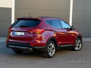 Sarkans Hyundai Santa Fe 2012 Tallina, ar dzinēja tilpumu 2.20 L un nobraukumu 243 tūkst. km par 8990 €, foto 5 vietnē AUTOMOTO.COM.LV