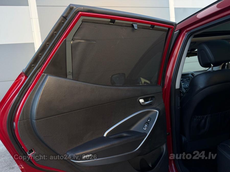 Sarkans Hyundai Santa Fe 2012 Tallina, ar dzinēja tilpumu 2.20 L un nobraukumu 243 tūkst. km par 8990 €, foto 12 vietnē AUTOMOTO.COM.LV