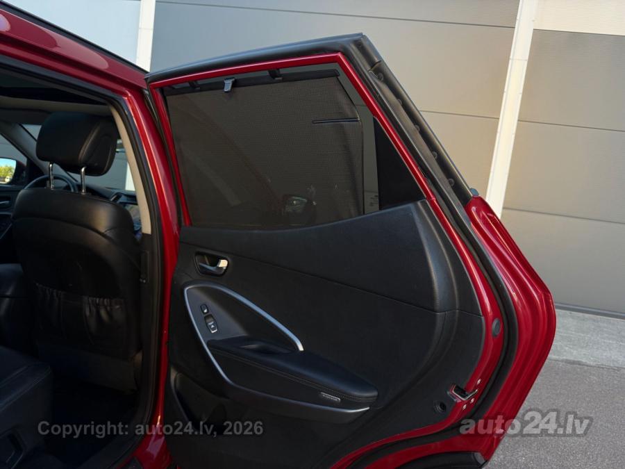 Sarkans Hyundai Santa Fe 2012 Tallina, ar dzinēja tilpumu 2.20 L un nobraukumu 243 tūkst. km par 8990 €, foto 13 vietnē AUTOMOTO.COM.LV