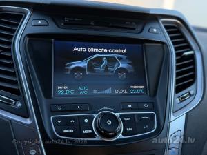Sarkans Hyundai Santa Fe 2012 Tallina, ar dzinēja tilpumu 2.20 L un nobraukumu 243 tūkst. km par 8990 €, foto 20 vietnē AUTOMOTO.COM.LV