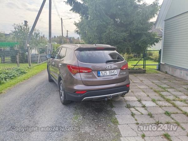 Hyundai Santa Fe 2013 in Tartu, with an engine capacity of 2.20 L and mileage of 220 thousand km for 9100 €, photo 3 on AUTOMOTO.COM.LV