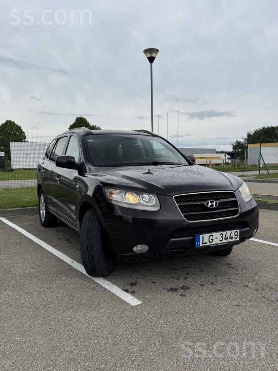 Violets Hyundai Santa Fe 2006 Rīga, ar dzinēja tilpumu 2.20 L un nobraukumu 367 tūkst. km par 2300 €, foto 1 vietnē AUTOMOTO.COM.LV